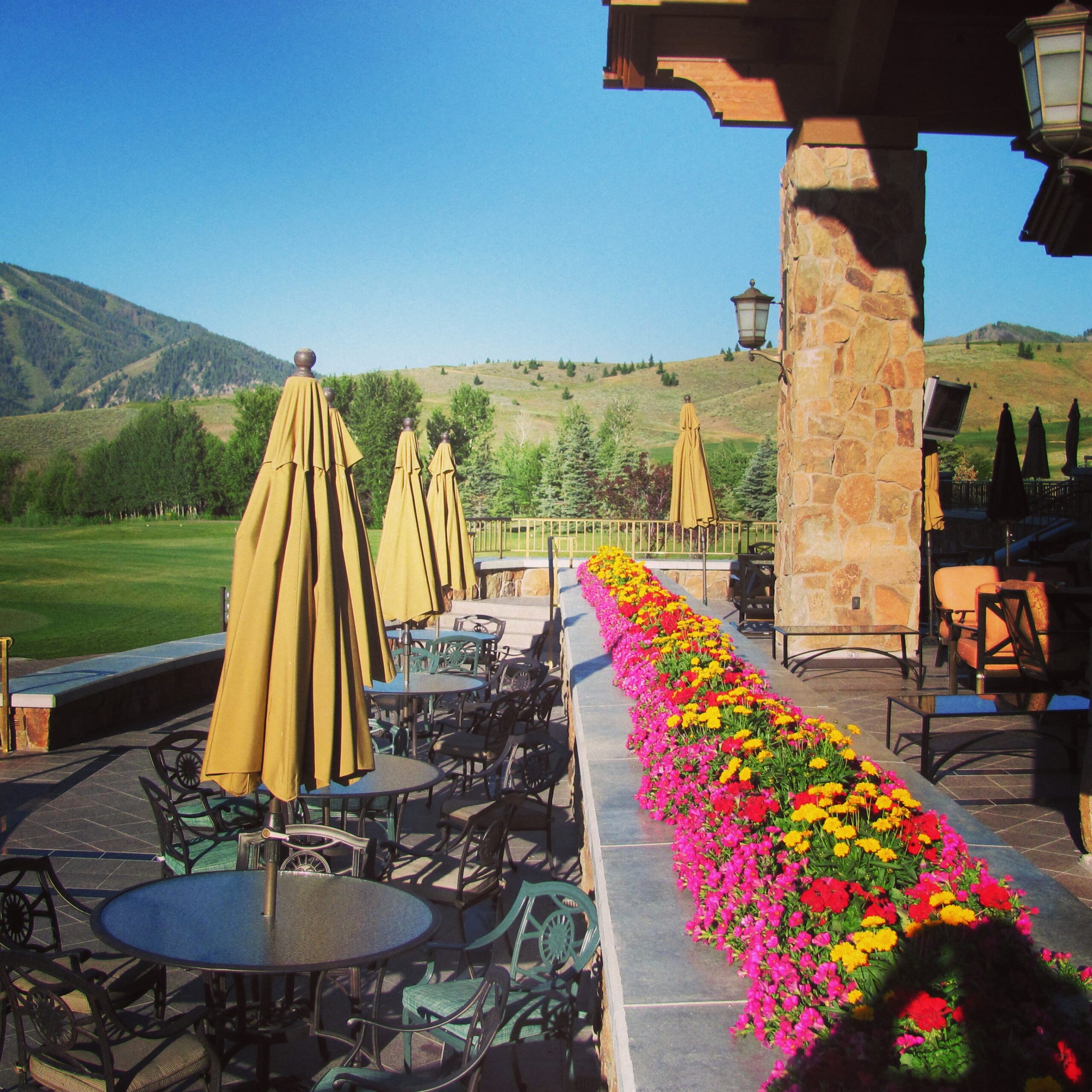 An Essential Guide to Epic 19th Holes - The Golf Travel Guru